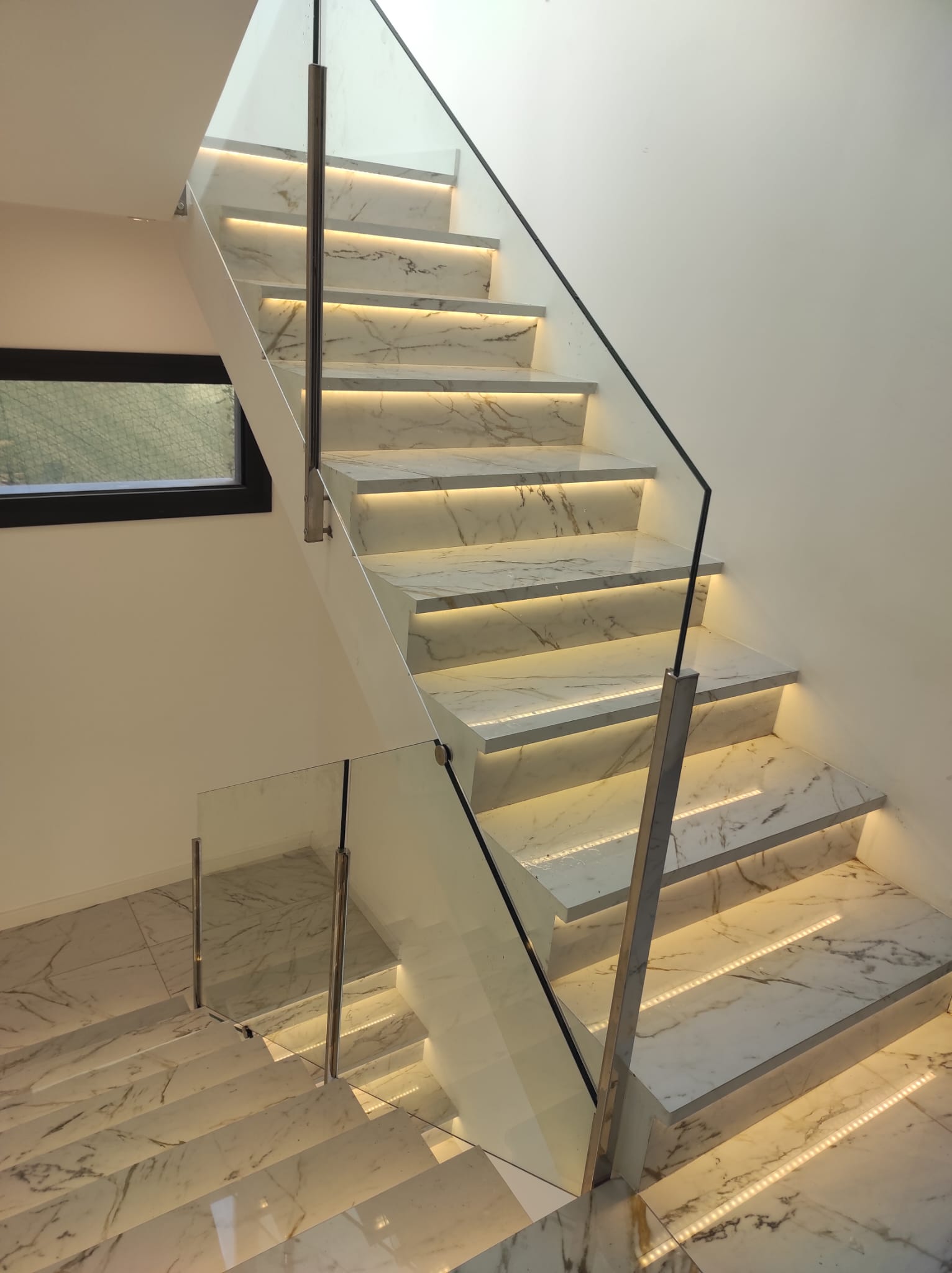 Barandilla a medida escalera: seguridad y estilo | Barandilux